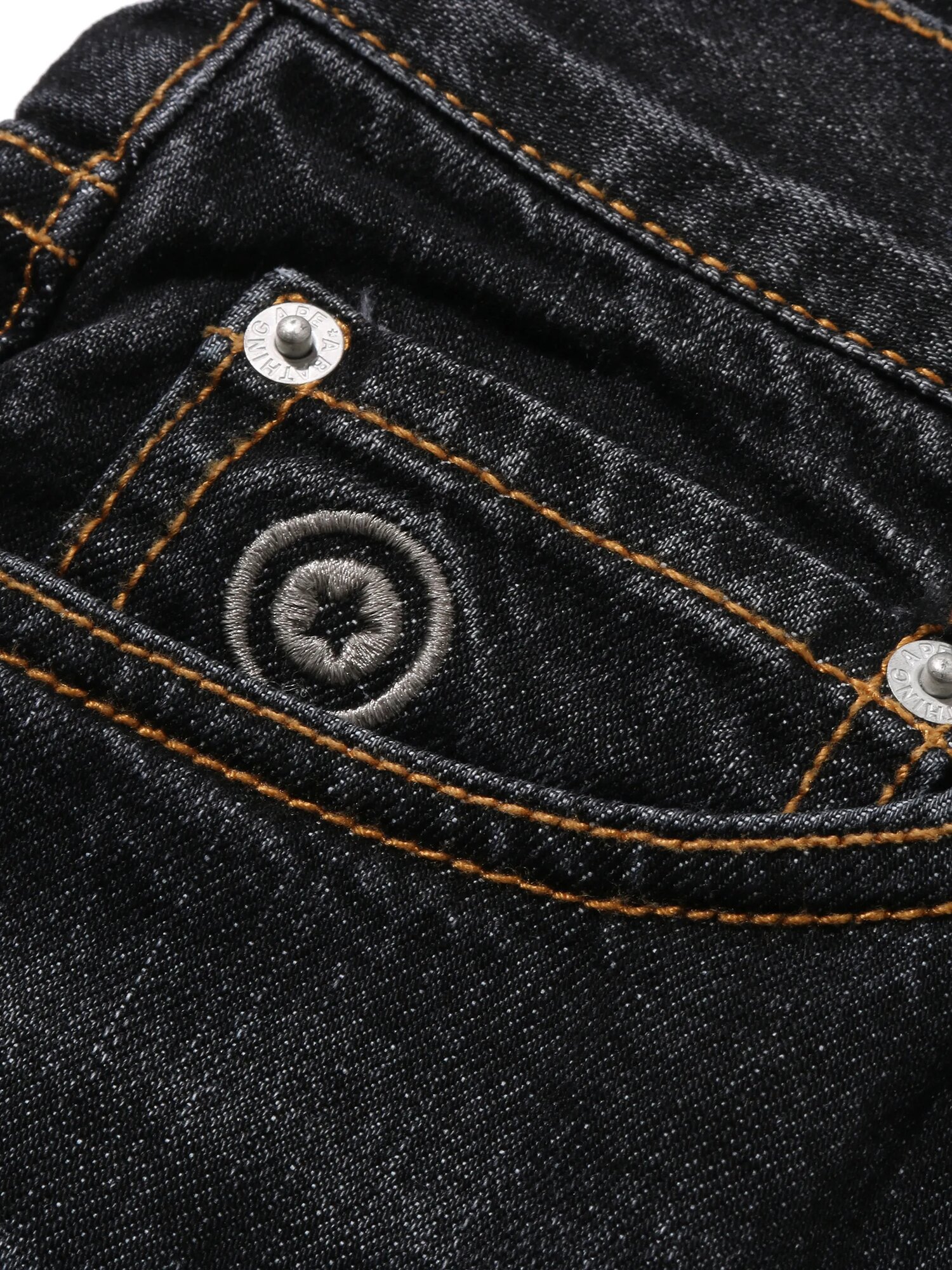 Джинсы A BATHING APE Shark-appliqué jeans, размер M, черный — фото 1
