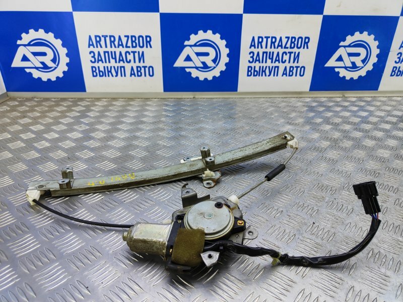 Б/У Стеклоподъемник электр. передний правый Nissan Bluebird Sylphy G10 / Ниссан Блюберд Силфи G10 1.8 QG18DE 125 Л.С 2001