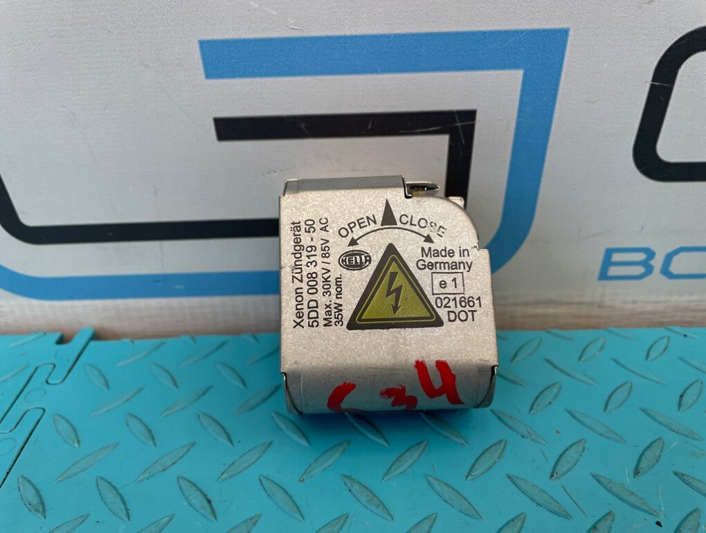 Блок розжига ксенона Audi A8 2005 D3 BFM 4.2 OEM 4E0941471