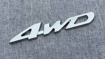 Светло-серая наклейка 4WD на багажник автомобиля