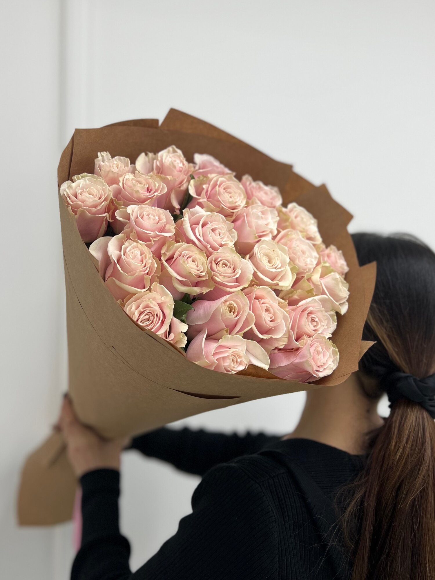 Гламелия цветы Розовый Олимп: монобукет из 21 розы Эквадор Pink Mondial – купить свежие цветы с доставкой в Москве