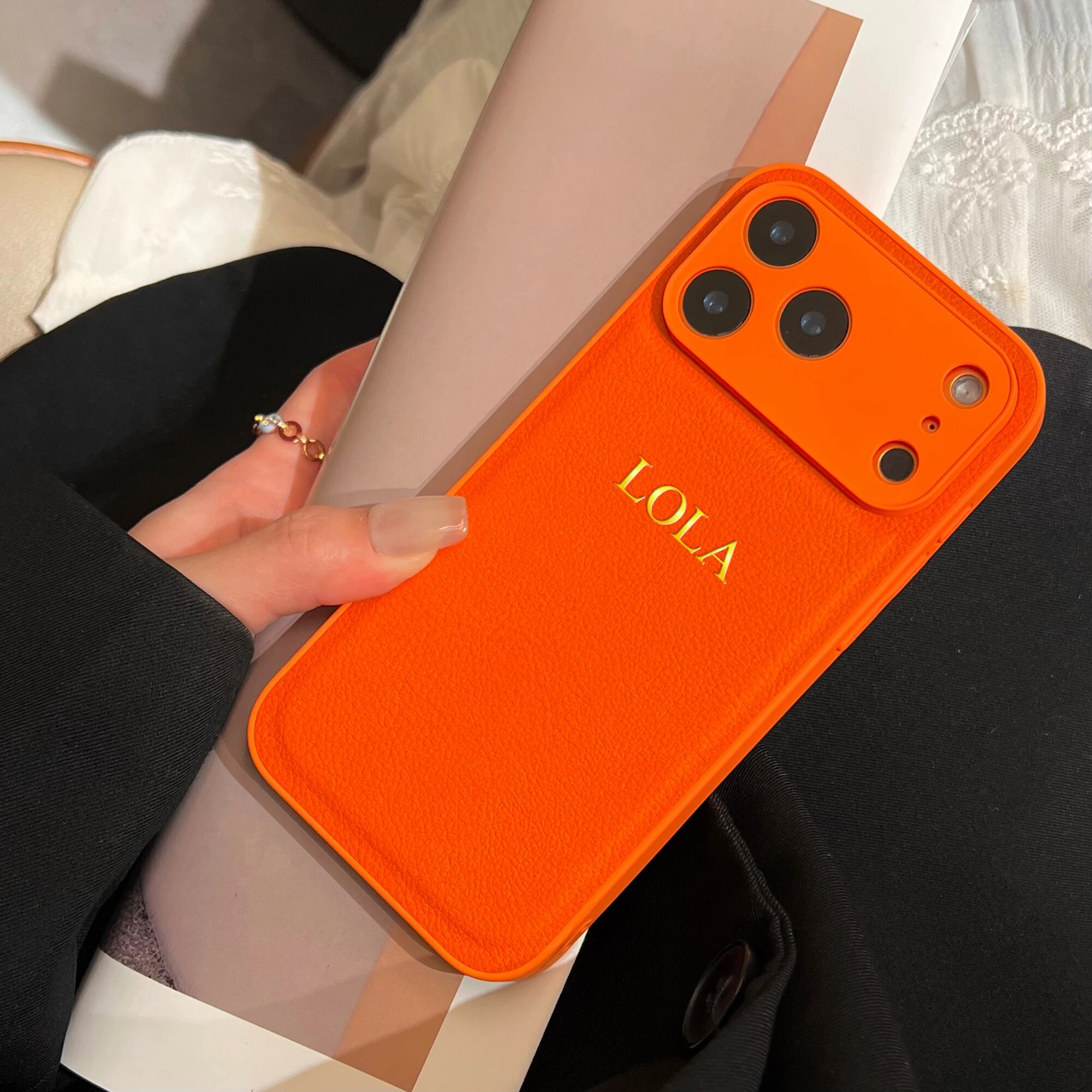 Оранжевый чехол для iPhone 16 Pro из искусственной кожи Lola