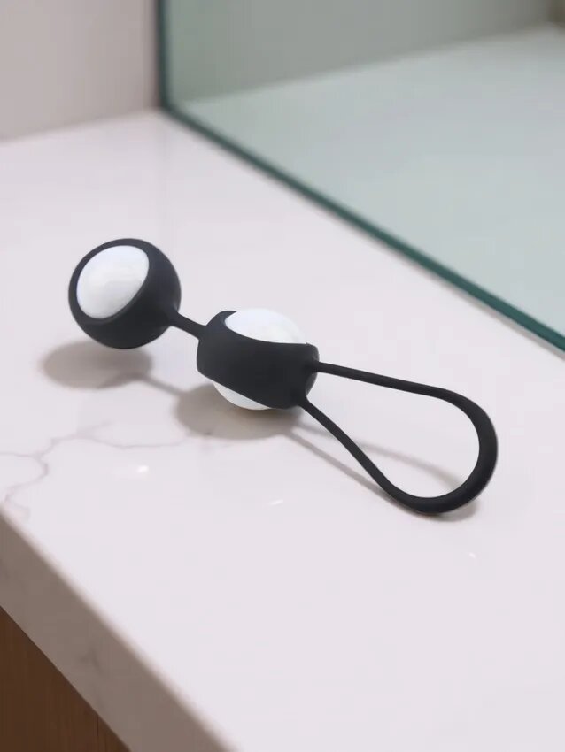 Chisa-novelties Вагинальные шарики Geisha Balls (белый шарики), черный