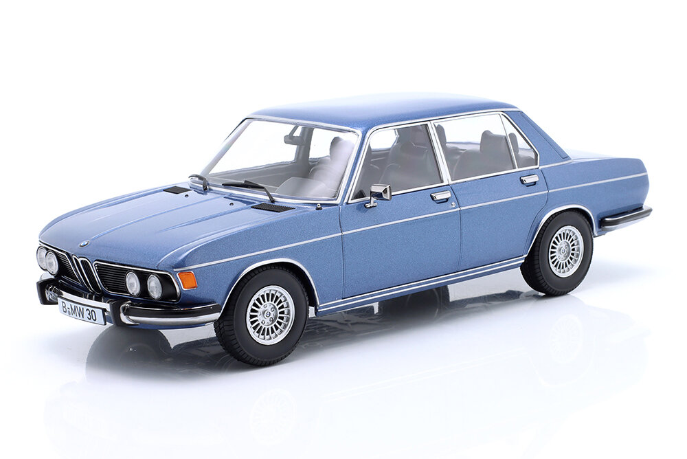 Модель коллекционная KK-SCALE Bmw 3.0S E3 2 series 1971 blue metallic