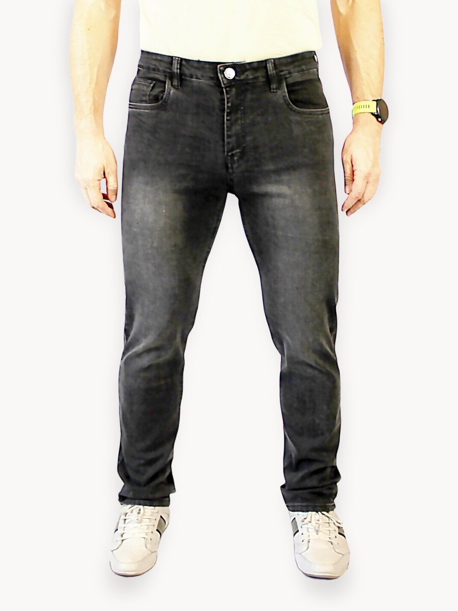Джинсы для брутальных мужчин 