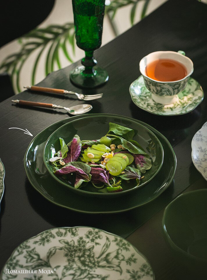 "Гранада грин" Тарелка мелкая фарфоровая д252мм h26мм, фигурная, цветной, в коробке