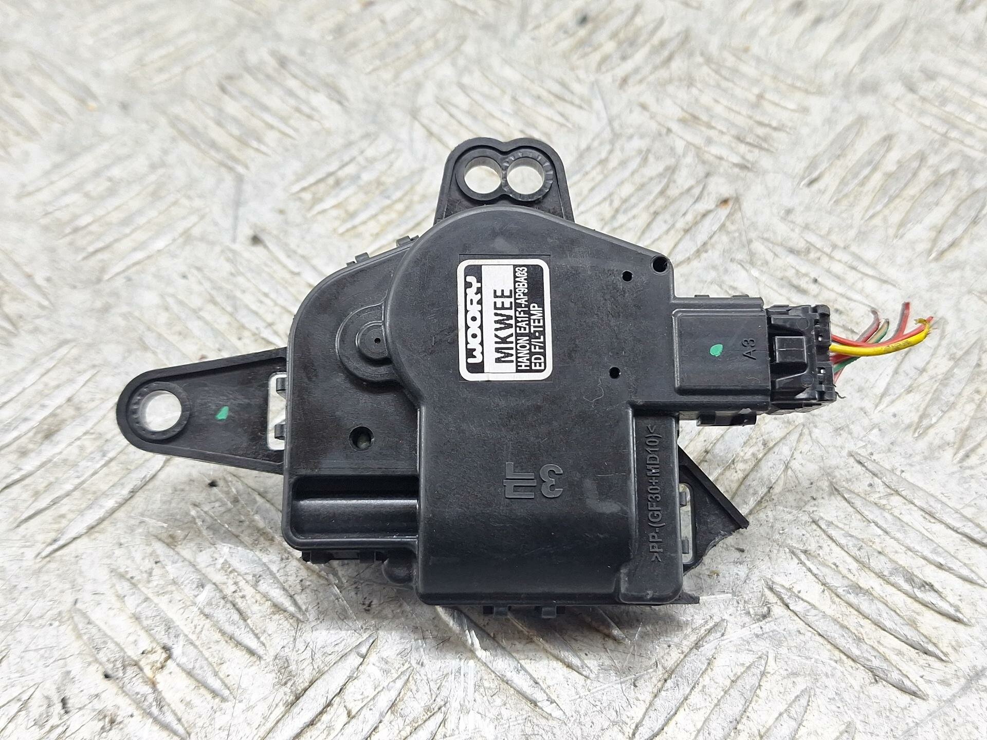 Моторчик заслонки печки Hyundai Grand Santa Fe 2015 EA1F1-AP9BA03