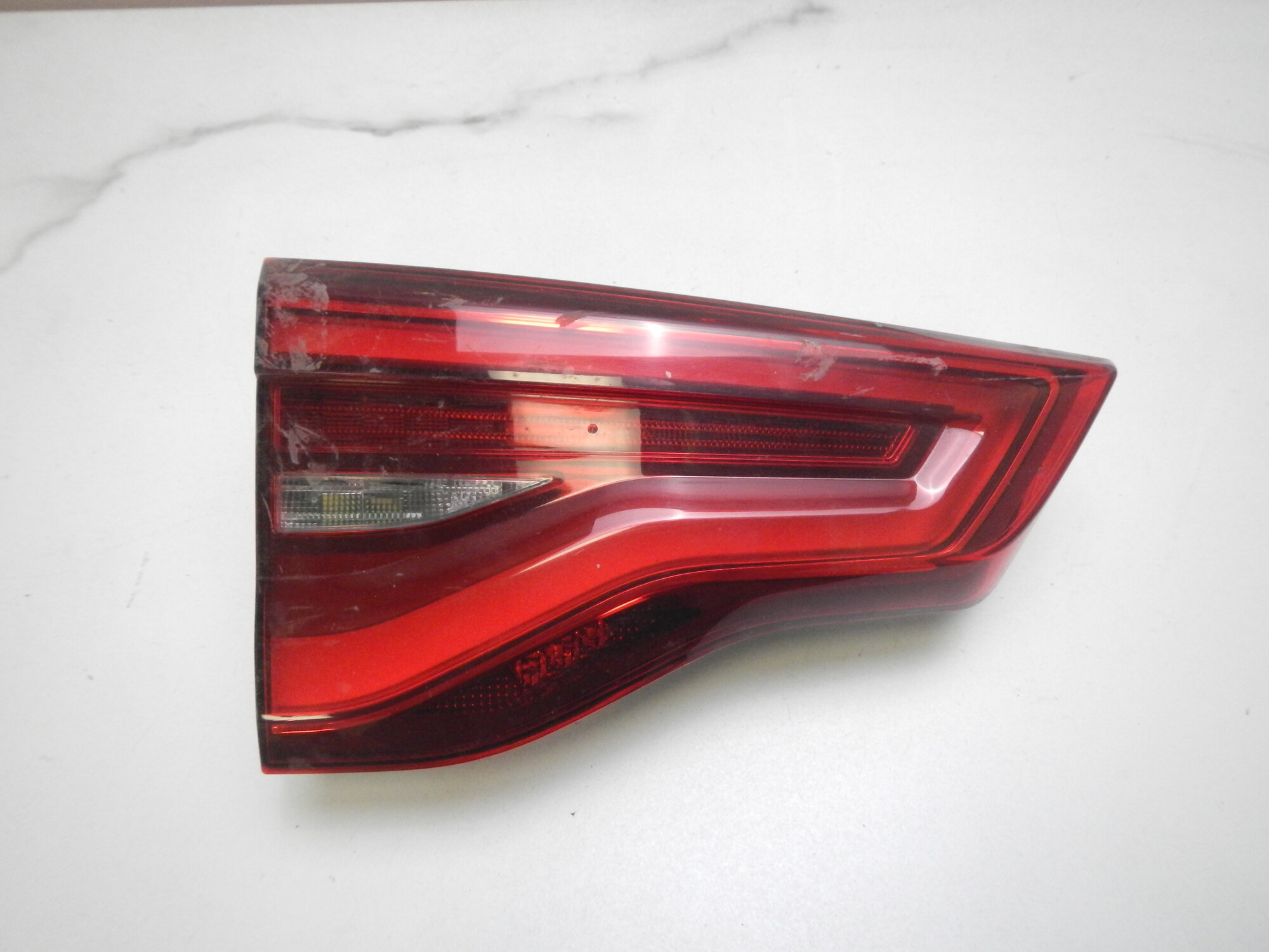 Б/У Фонарь задний внутренний левый, BMW (БМВ)-X3 (G01) (17-) BMW X3 (G01) (17-) Сломано крепление, следы скотча на стекл...