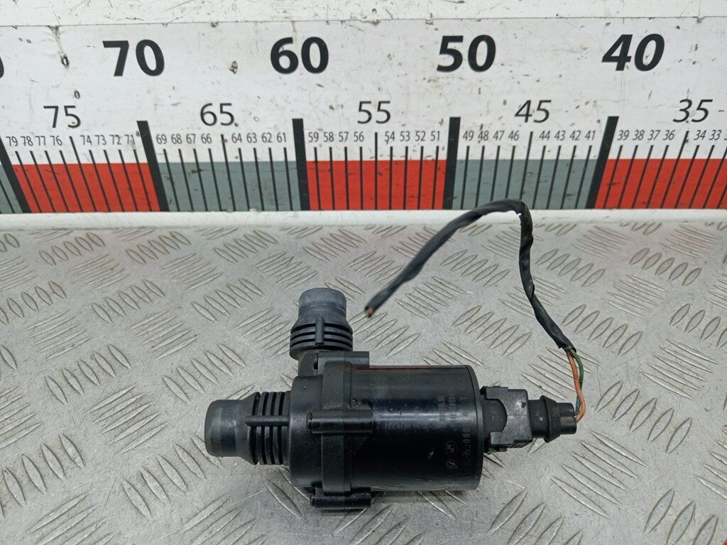Дополнительная водяная помпа BMW X5 (E53) 64116913489 арт. 2267446