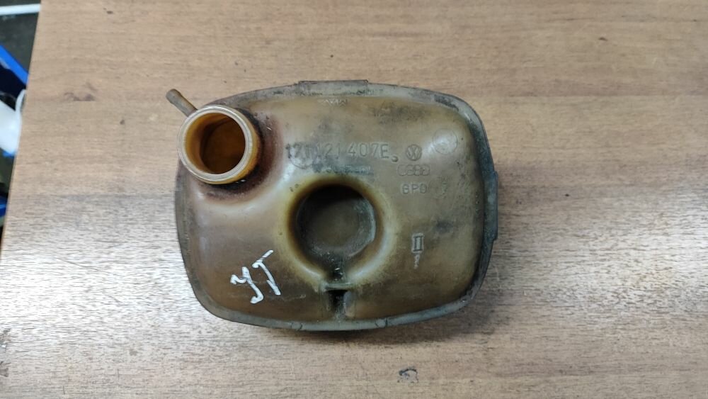 Бачок расширительный VW Golf 1/2 171121407E
