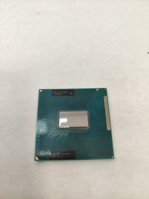 Мобильный процессор FCBGA1023 PPGA988 Intel Core i3-3110M 3M Cache 2.40 GHz