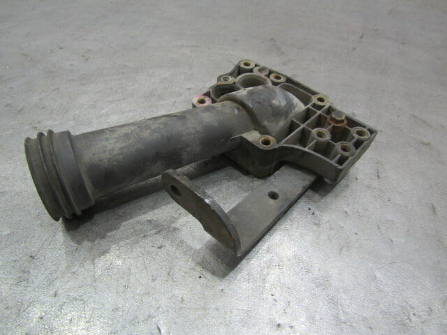 Патрубок системы охлаждения двигателя DXI11 Renault Premium