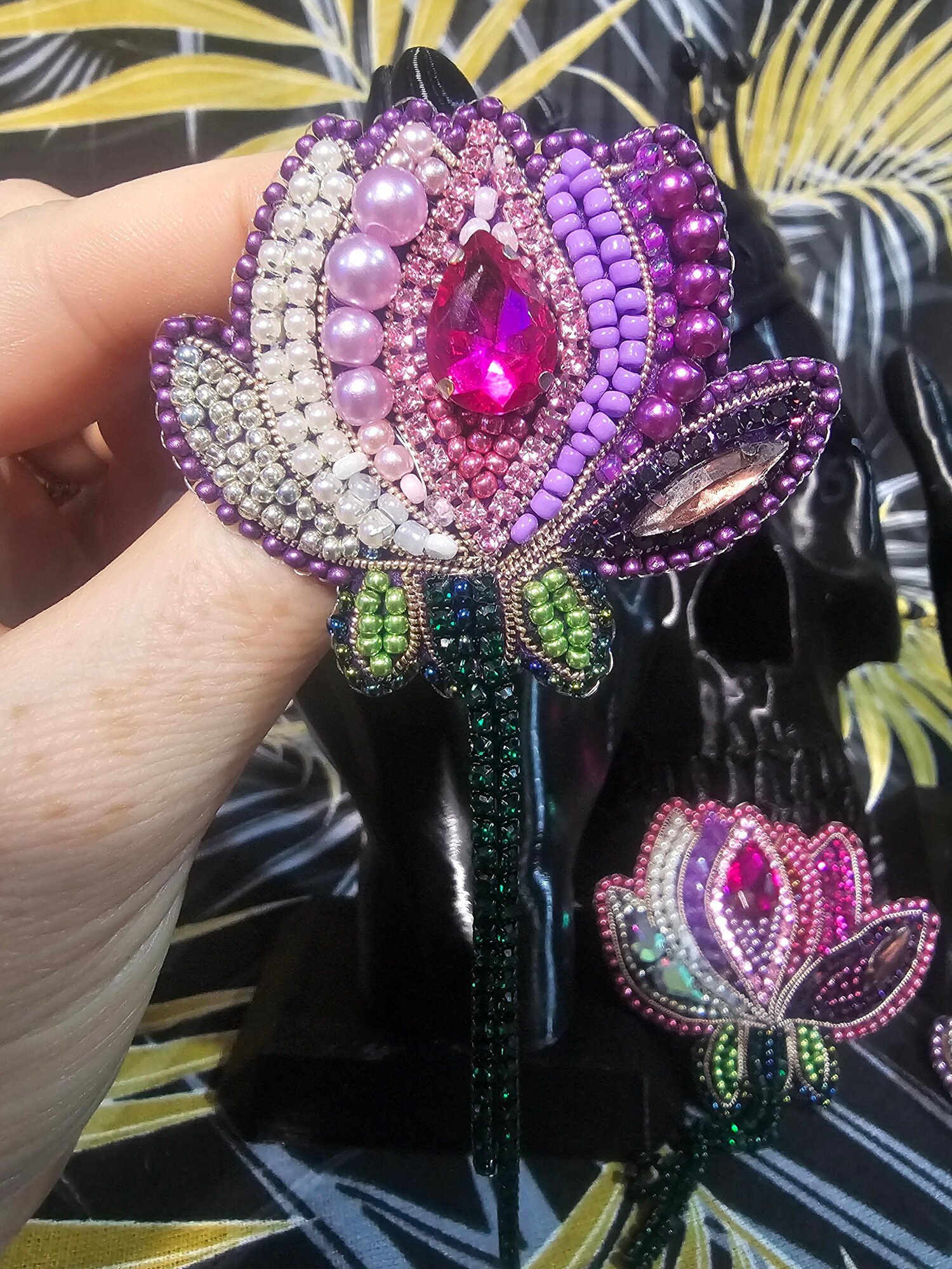 Брошь, стразы