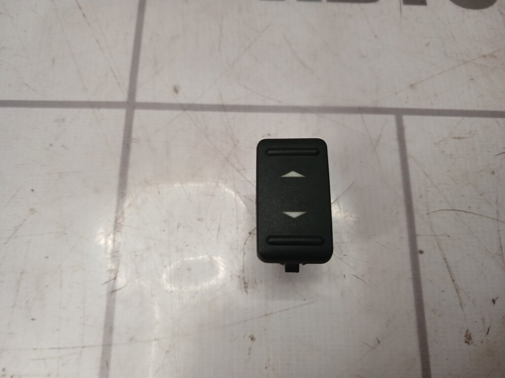 Кнопка стеклоподъемника Ford Focus 2 05-08