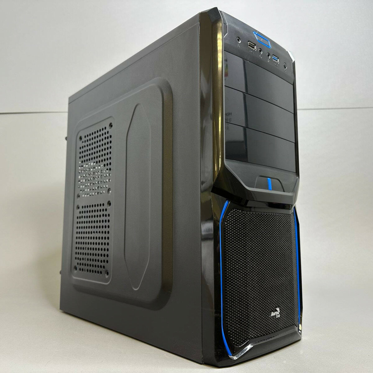 ПК AMD Ryzen 3 2200G / 8Gb / 120Gb SSD + 500Gb HDD / Vega 8 / ATX-450W