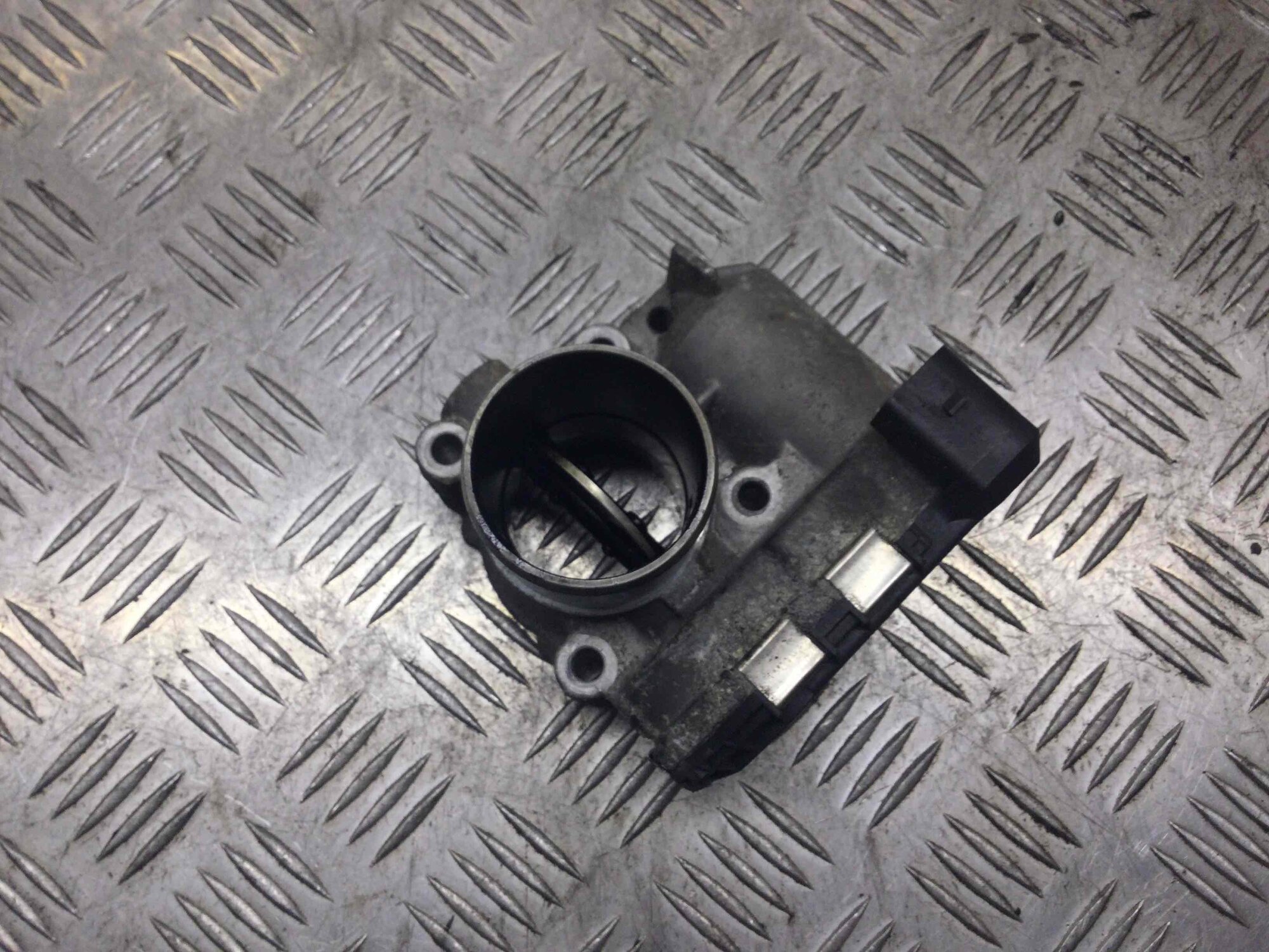 Б/У Заслонка дроссельная Nissan X-Trail T30 [рестайлинг] (2004-2007) 2007 г.