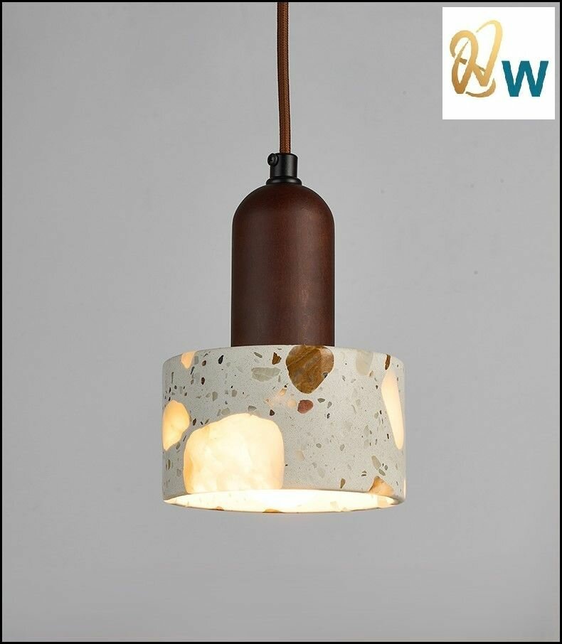 Полупрозрачная каменная люстра