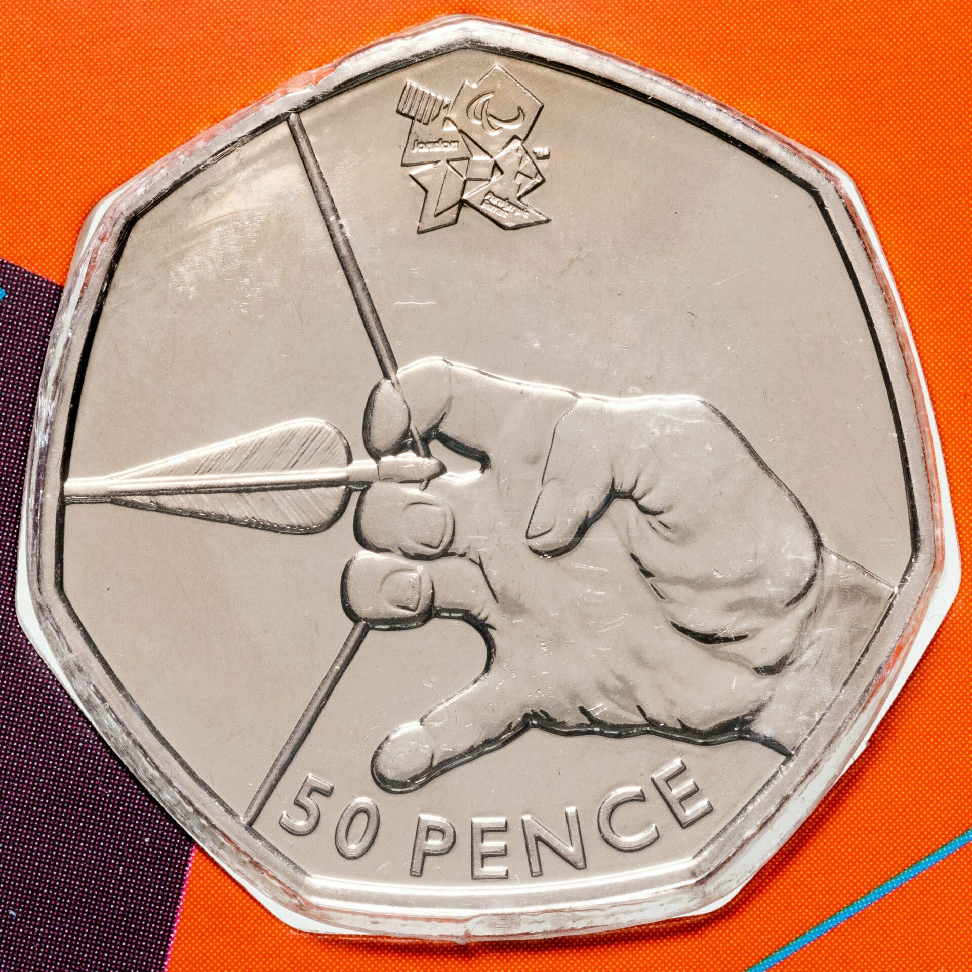 Великобритания 50 пенсов pence 2011 "XXX летние Олимпийские Игры, Лондон 2012 - Стрельба из лука" в буклете, Мельхиор медь-никель, в сохранности UNC