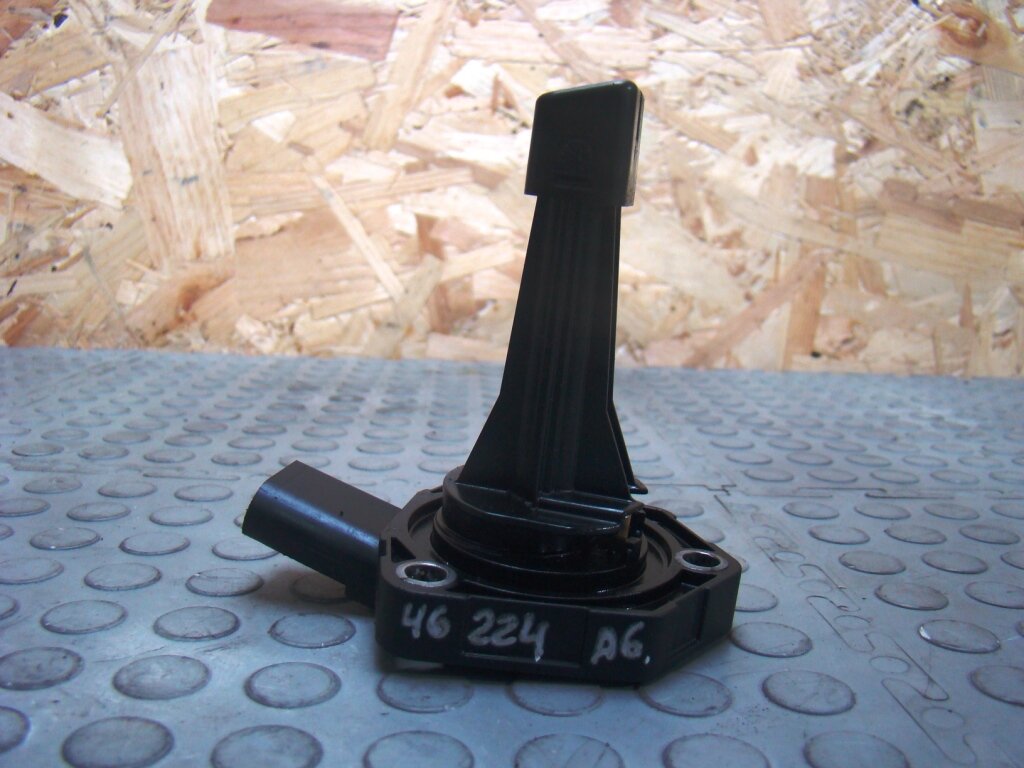 Audi Allroad Датчик уровня масла 03C907660H