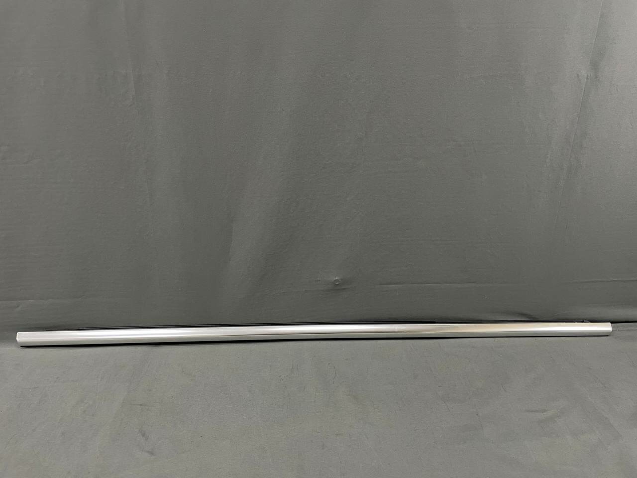 Молдинг стекла задней правой двери LIXiang X0162070180