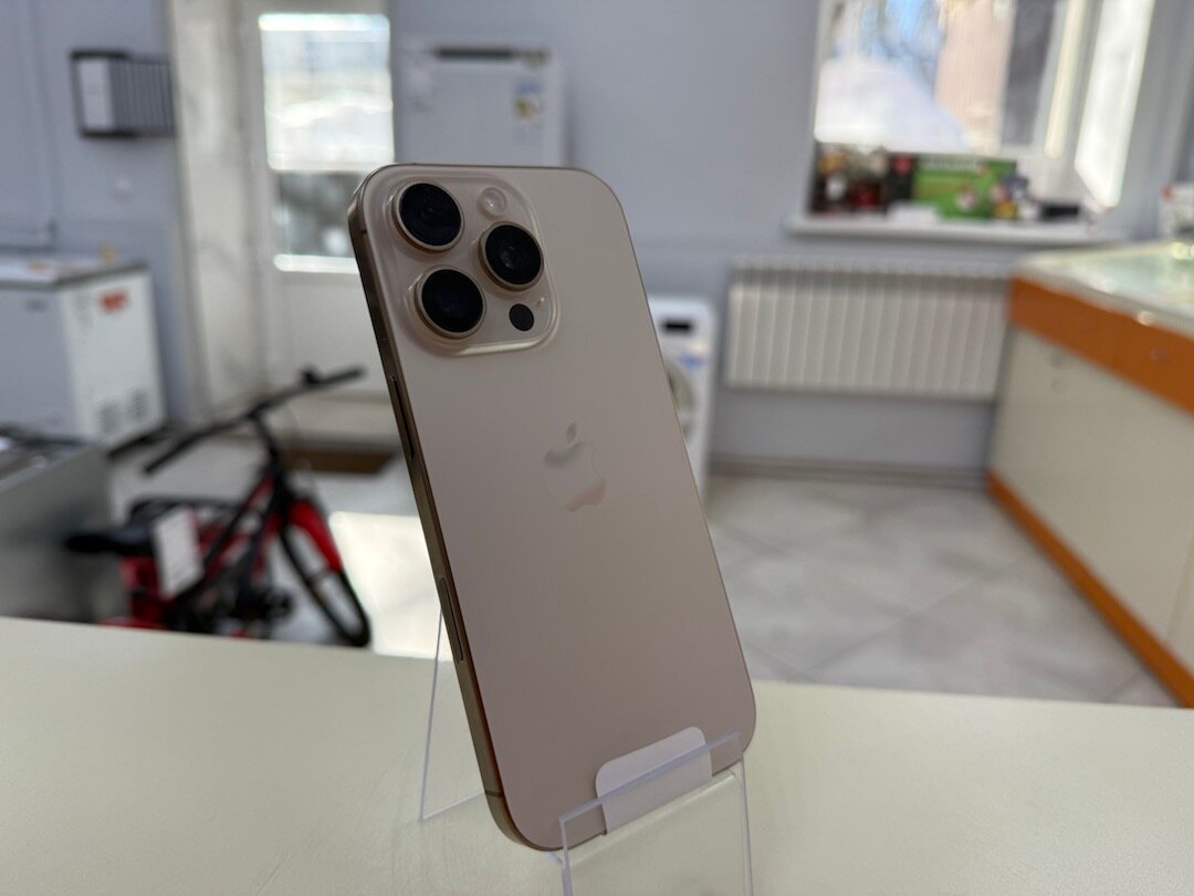 Смартфон Apple iPhone 16 Pro 256GB Natural Titanium (nano SIM + eSIM), б/у, уценка, НЕ активирован