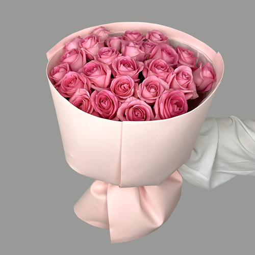 Букет розовых роз 25 шт