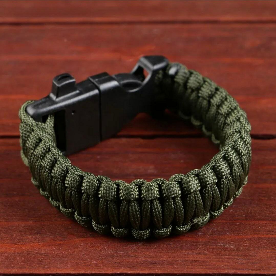 Плетеный браслет, пластик