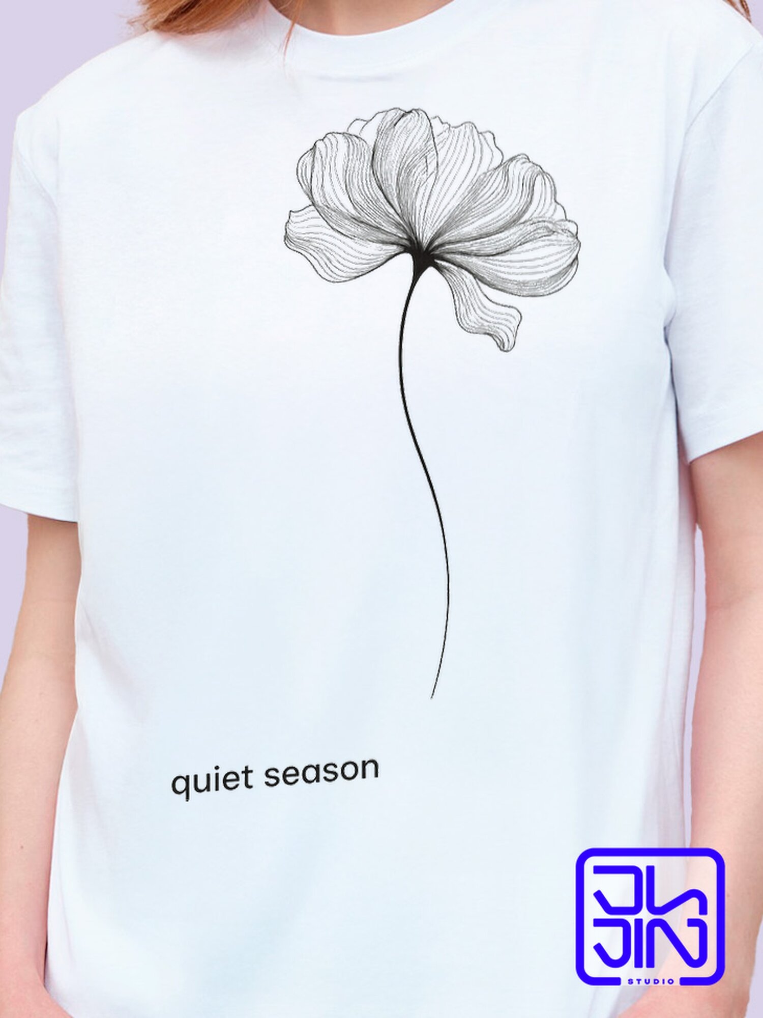 Футболка классическая женская с авторским принтом Черно-белый минималистичный цветок в стиле минимализм, изящные цветочные линии, белый хлопковый трикотаж с прикольным рисунком на груди