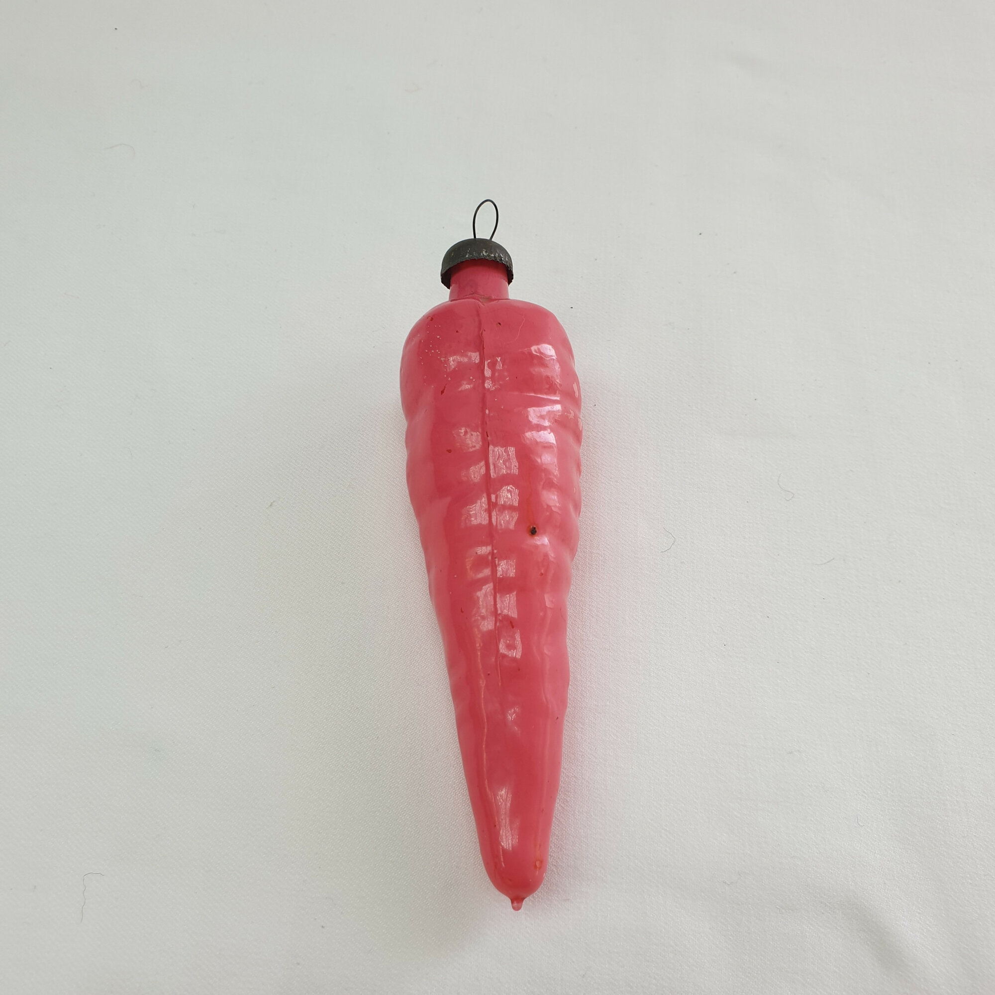 Винтажная елочная игрушка Морковь 11 см, небольшой сход краски СССР.