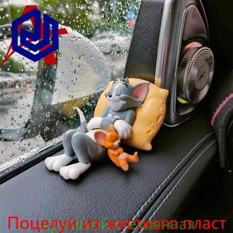 Фигурка декоративная Tom and Jerry, длина 8.5 см, белая, коричневая, желтая, светло-серая