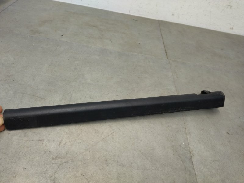 Накладка правая BMW X3 E83 8099346