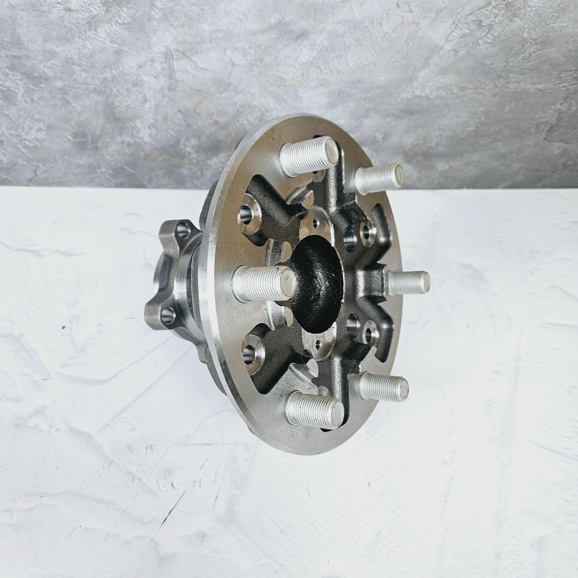 Ступица передняя для Газель Некст Ренивал A21R22-3103013 в сборе с подшипником