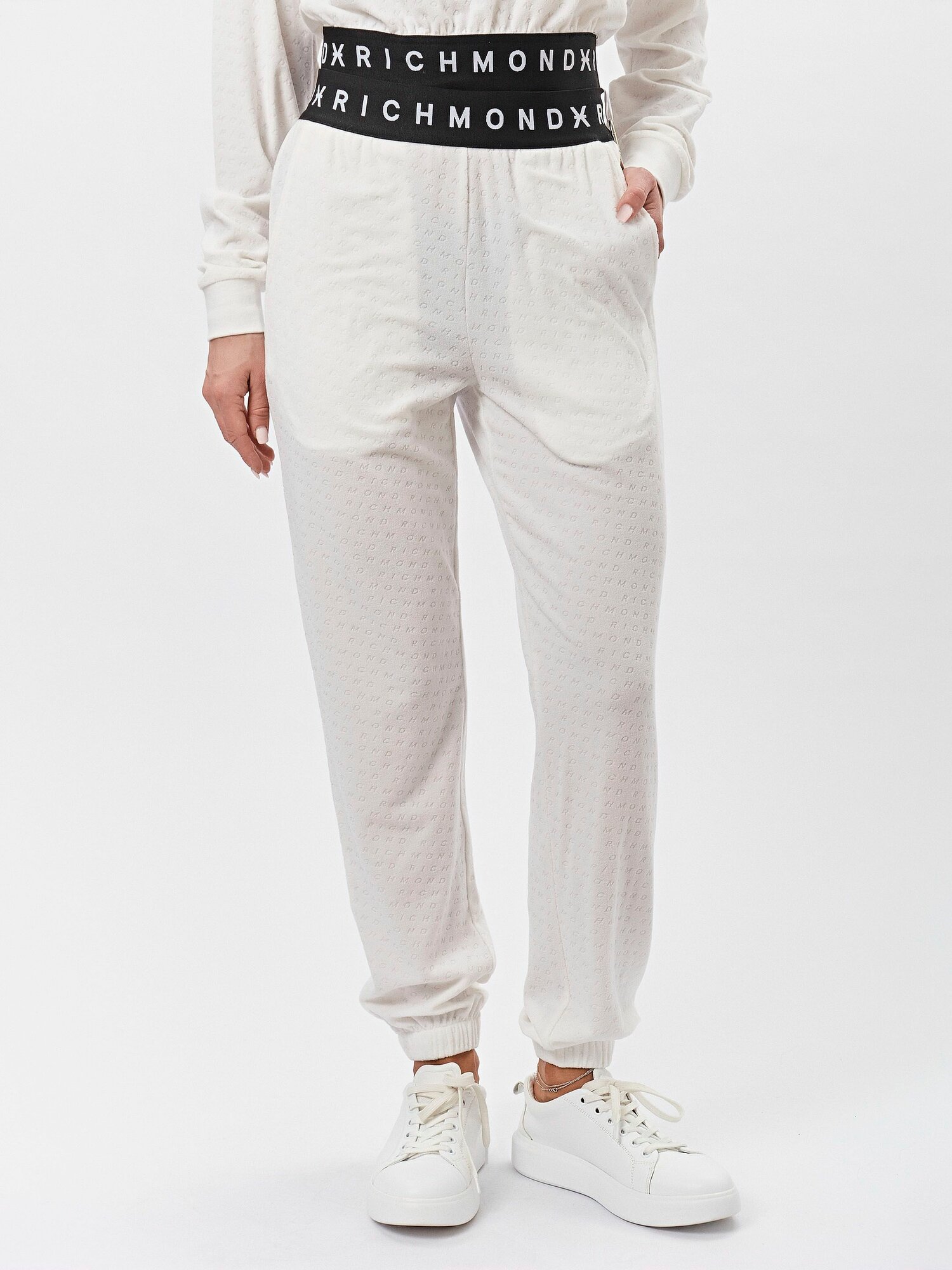 Брюки спортивные