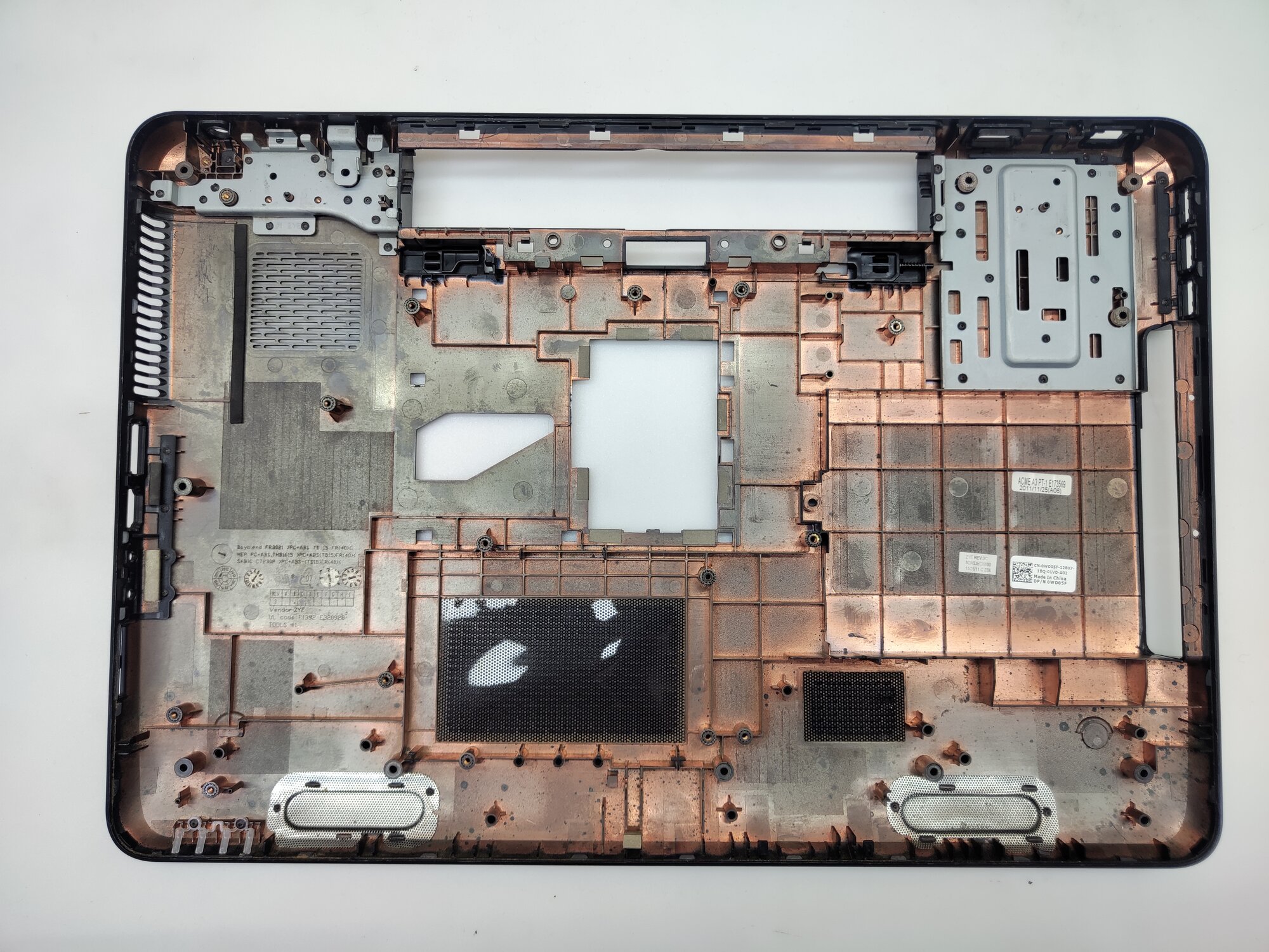 Поддон для ноутбука Dell N7110