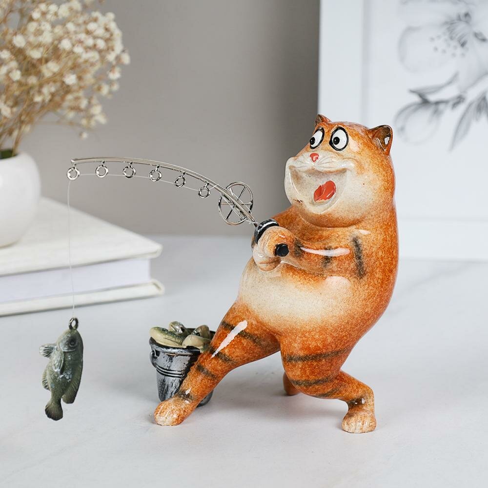 Декоративная фигурка «Рыжий котик на рыбалке», 15х10х12,5 см.