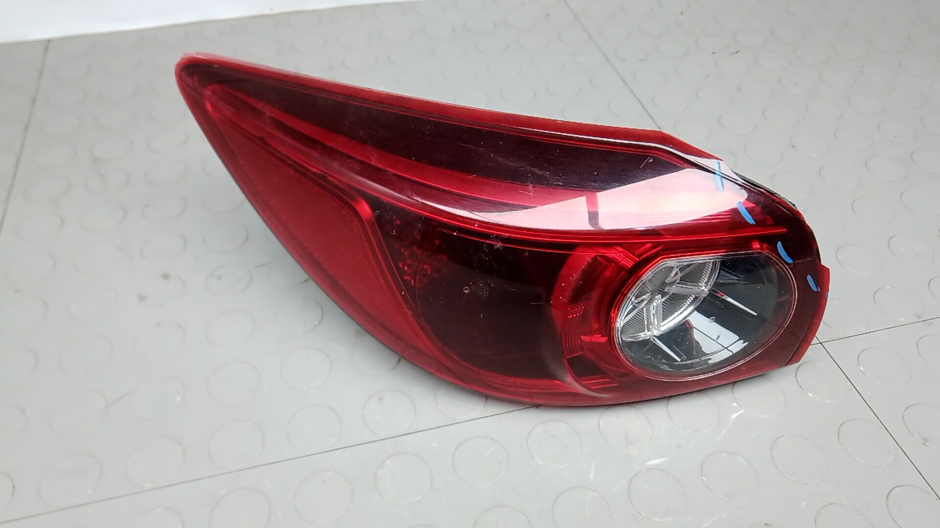 Фонарь задний левый MAZDA 3 BM