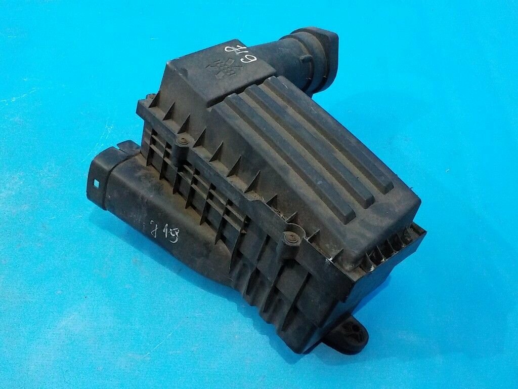 Корпус воздушного фильтра SKODA Octavia A5 (1Z) 2004-2013 1K0129607AG - Б/У