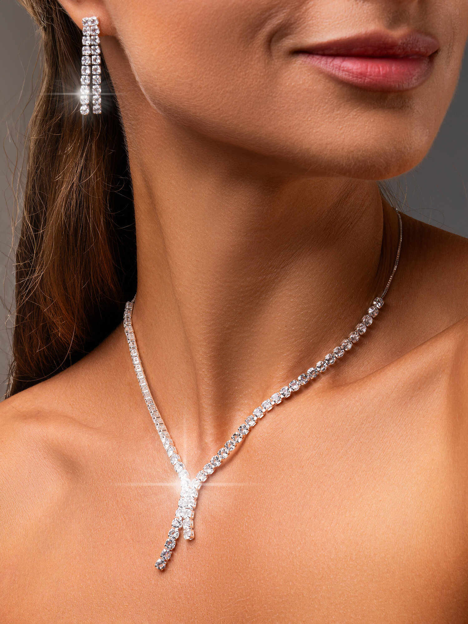 Комплект бижутерии: колье, серьги, кристалл