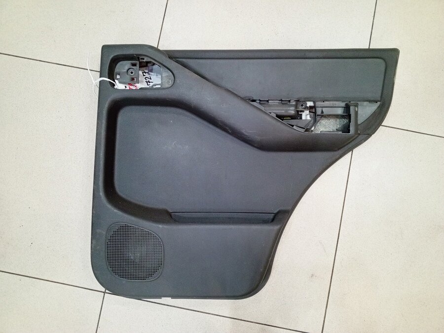 Обшивка двери задней правой от Nissan Pathfinder R51 2005-2014