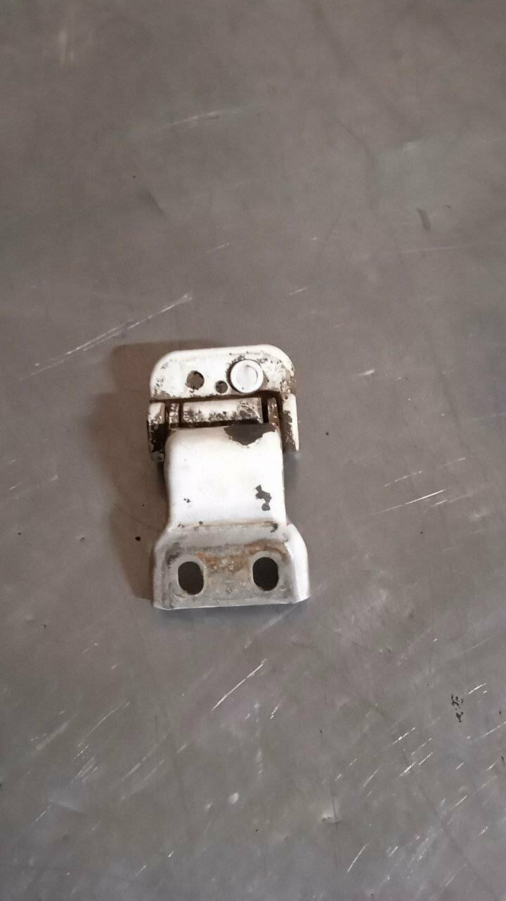 Петля двери задней правой Ford Transit 7 2008