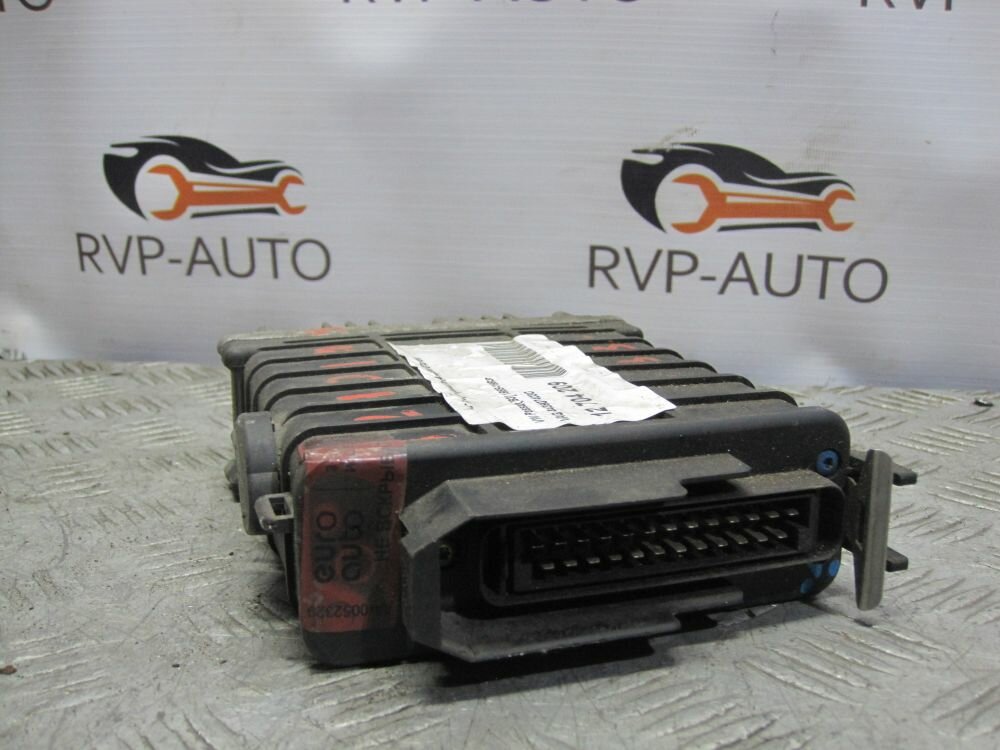 Блок управления двигателем VW Passat B3 1.8 443907403G 0280000739