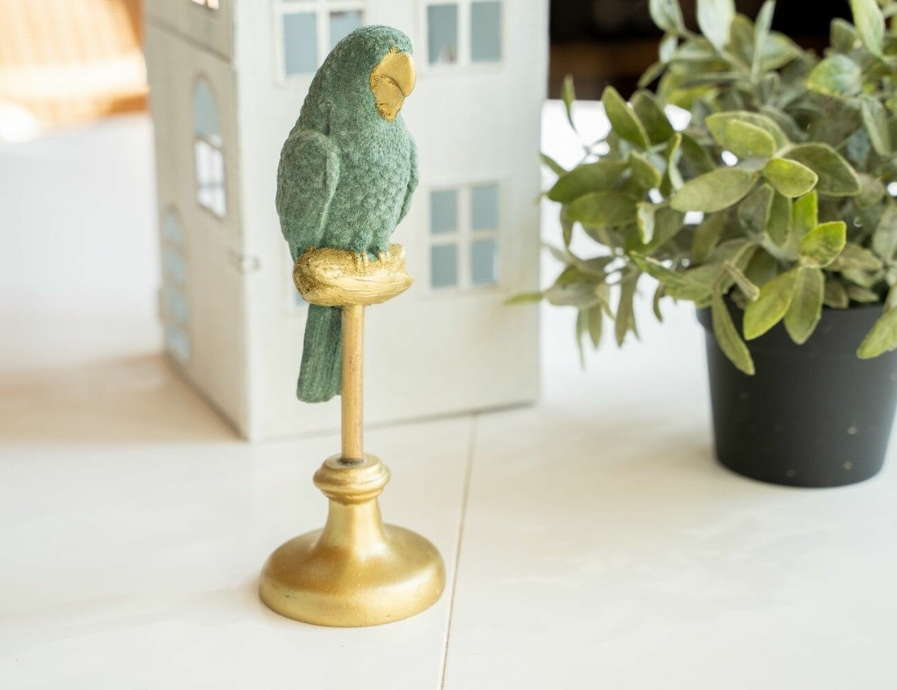 Статуэтка благородный попугай, полистоун, голубой, 28 см, Edelman 1084512