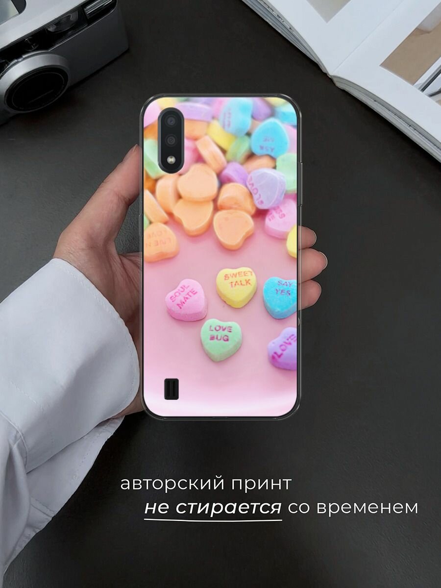 Чехол на Samsung Galaxy A01 / Самсунг Гэлакси А01 с принтом "Конфетки сердечки 2" — фото 1