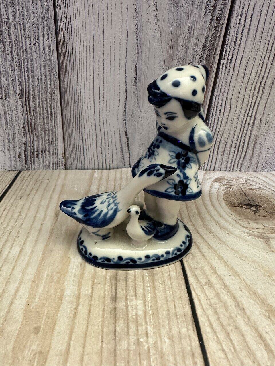 Статуэтка Девочка и Гуси Гжель Фарфор винтажная Авторская Редкая