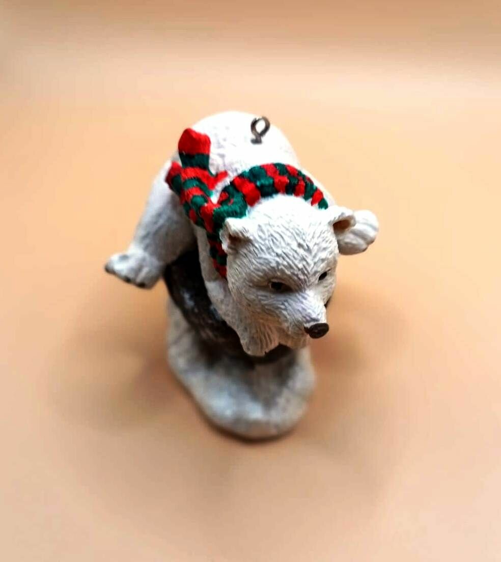 Елочная игрушка "Мишка на санках", гипс, ручная роспись