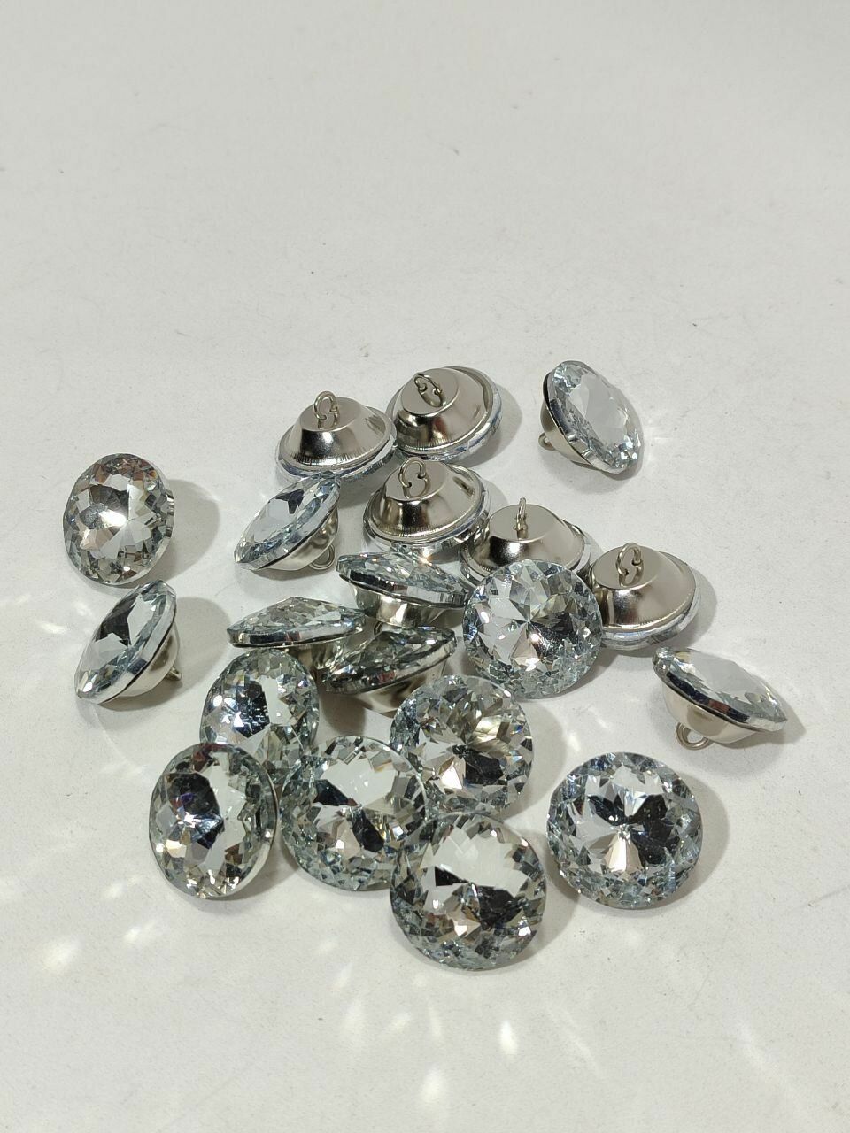 Стразы для мебели диванов и подушек диаметр 18мм/15 штук