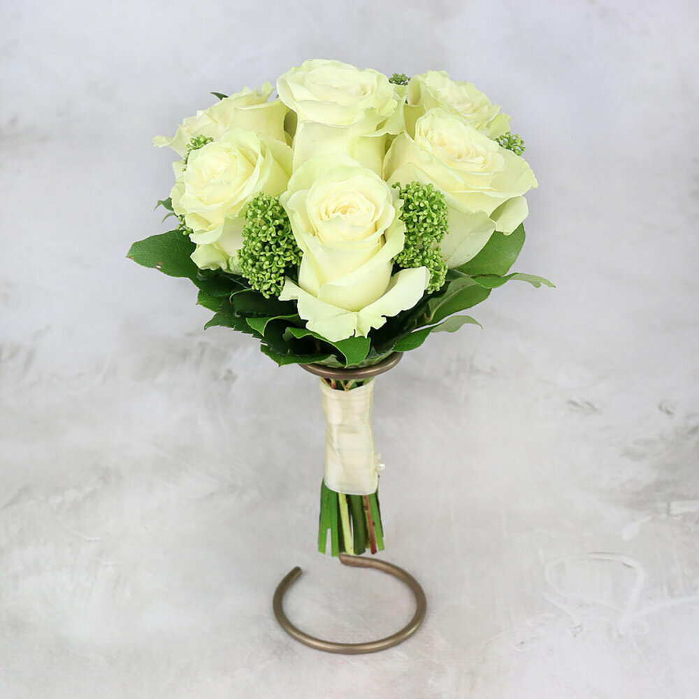 Букет невесты Букет Маркет, роза, скимия, высота 25 см, на стеблях, под ленту, белый