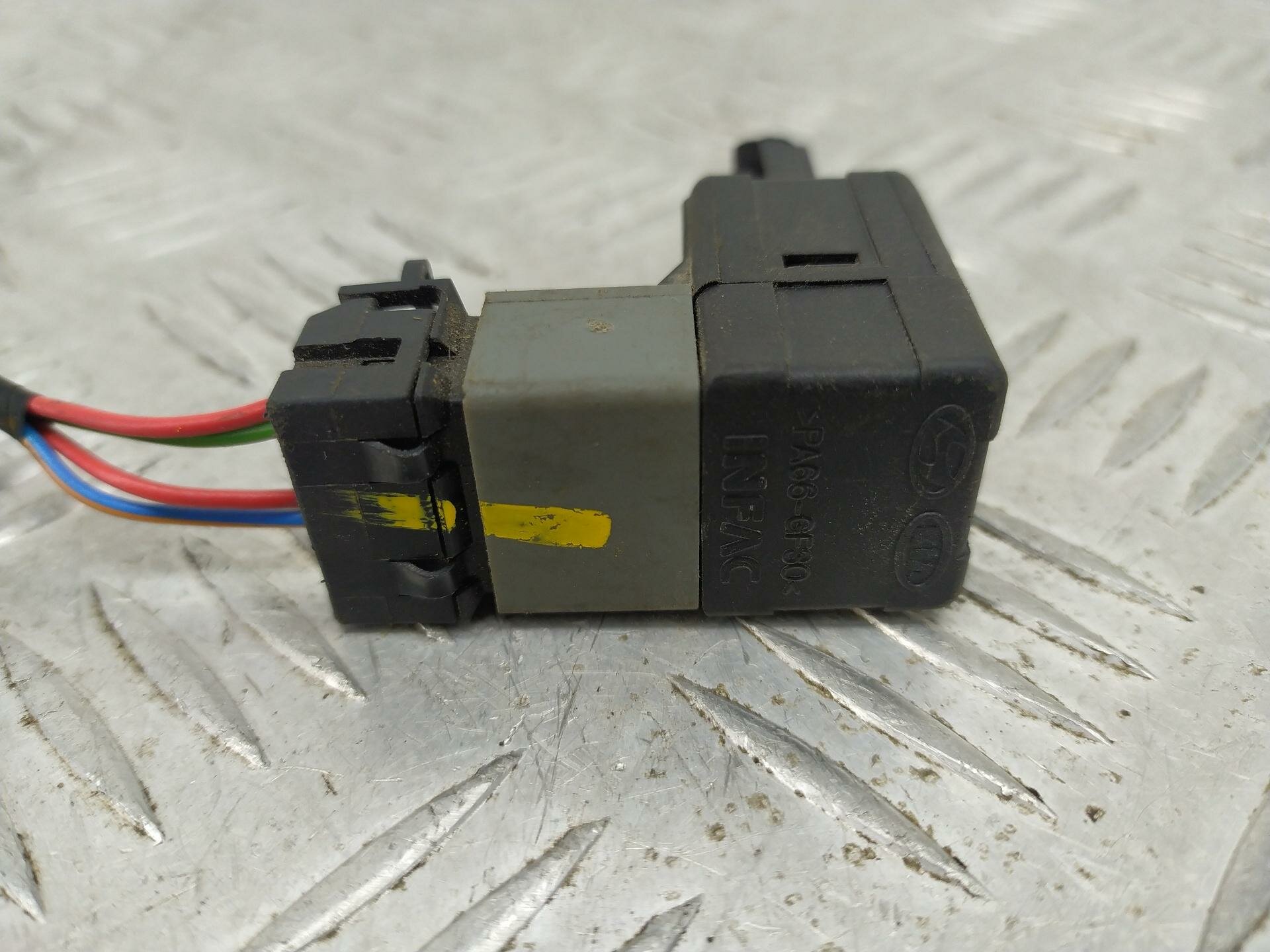 Датчик педали тормоза (лягушка) Hyundai Solaris рест. (2014 - 2017)