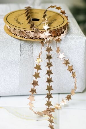 Лента для декорирования арболь: звёзды, полиэстер, бронзовая, 1,2 см х 7,5 м, Koopman International CAA811860-3