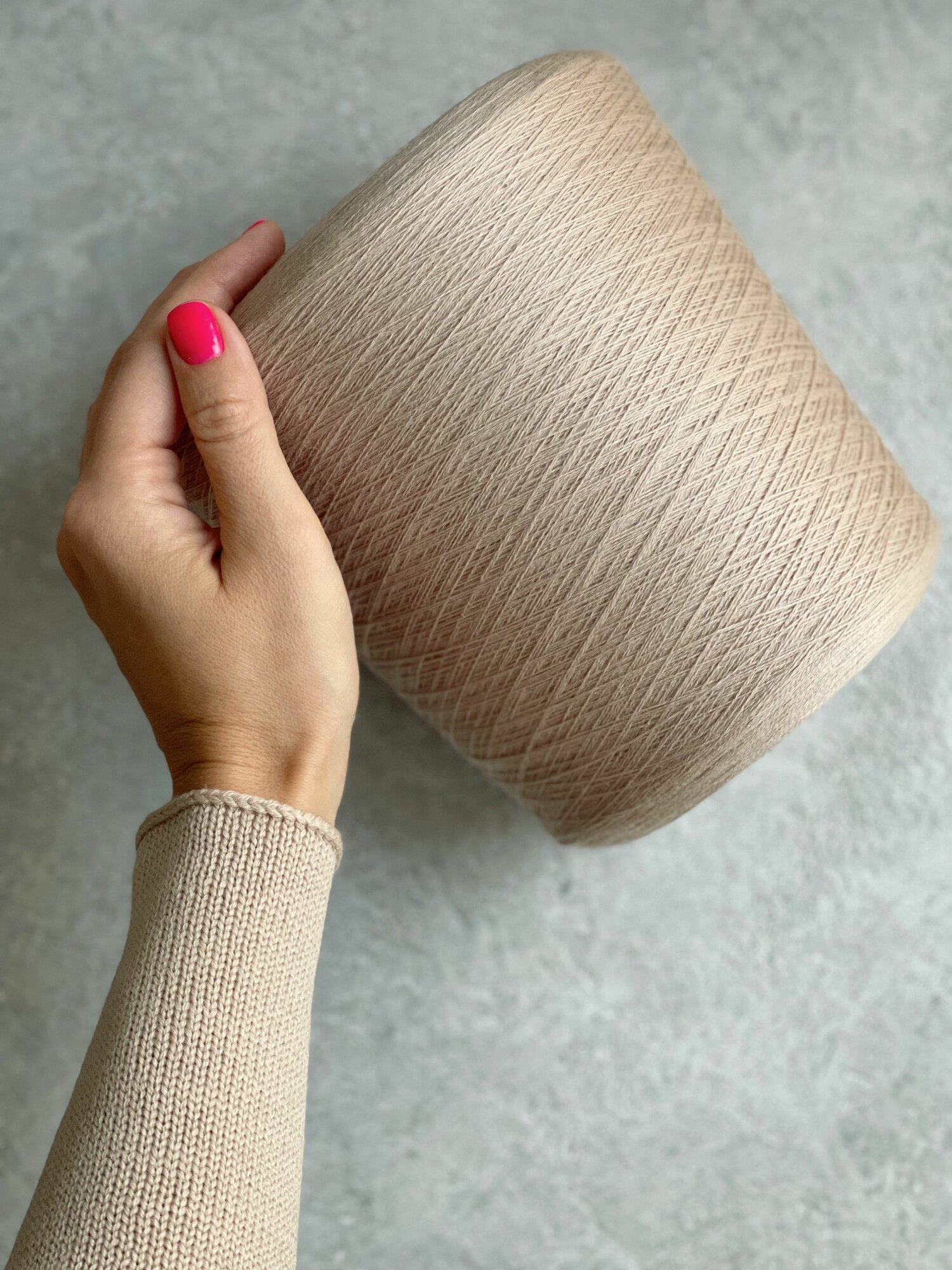 Итальянская бобинная пряжа Palermo filatura di Magia / 100% меринос / 100г-1500м / Светло-бежевый